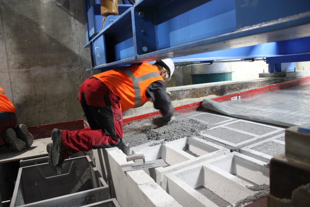 The classic Run-Out Pit for any furnace size and pit shape.