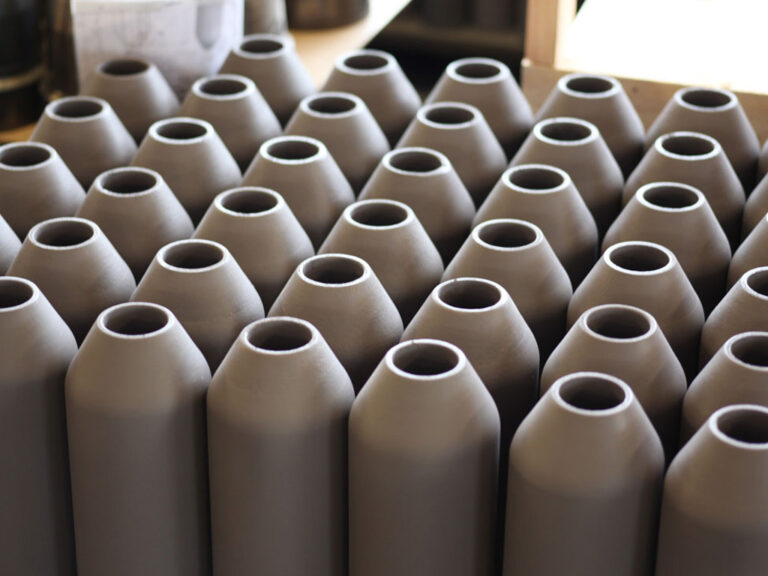 Rod and nozzle systems for foundry pressure pour and continuous casting