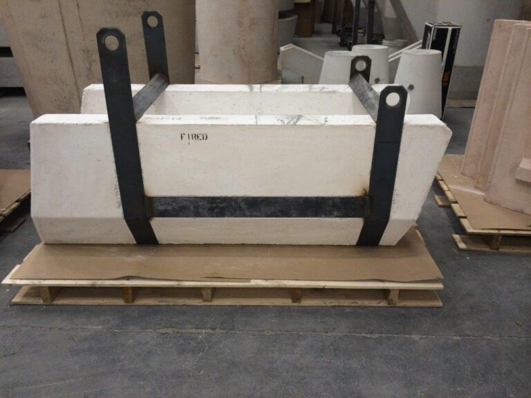 Precast shapes for the steel industry